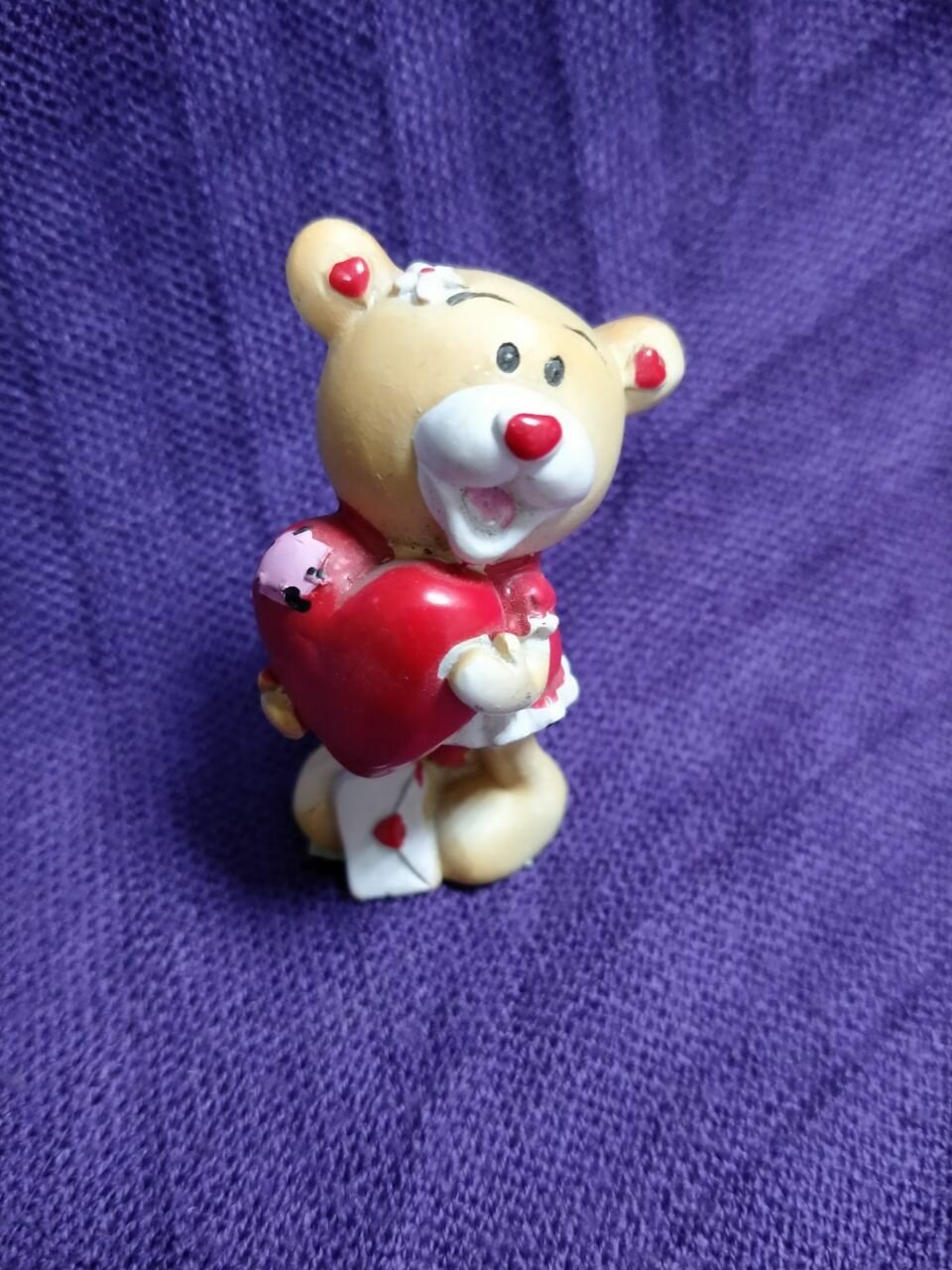 Статуэтка мишка с сердцем