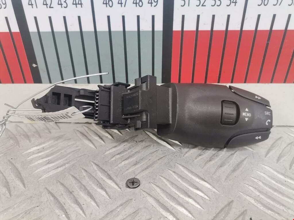 Переключатель подрулевой управления магнитолой Peugeot 607 96666832ZD арт. 644963