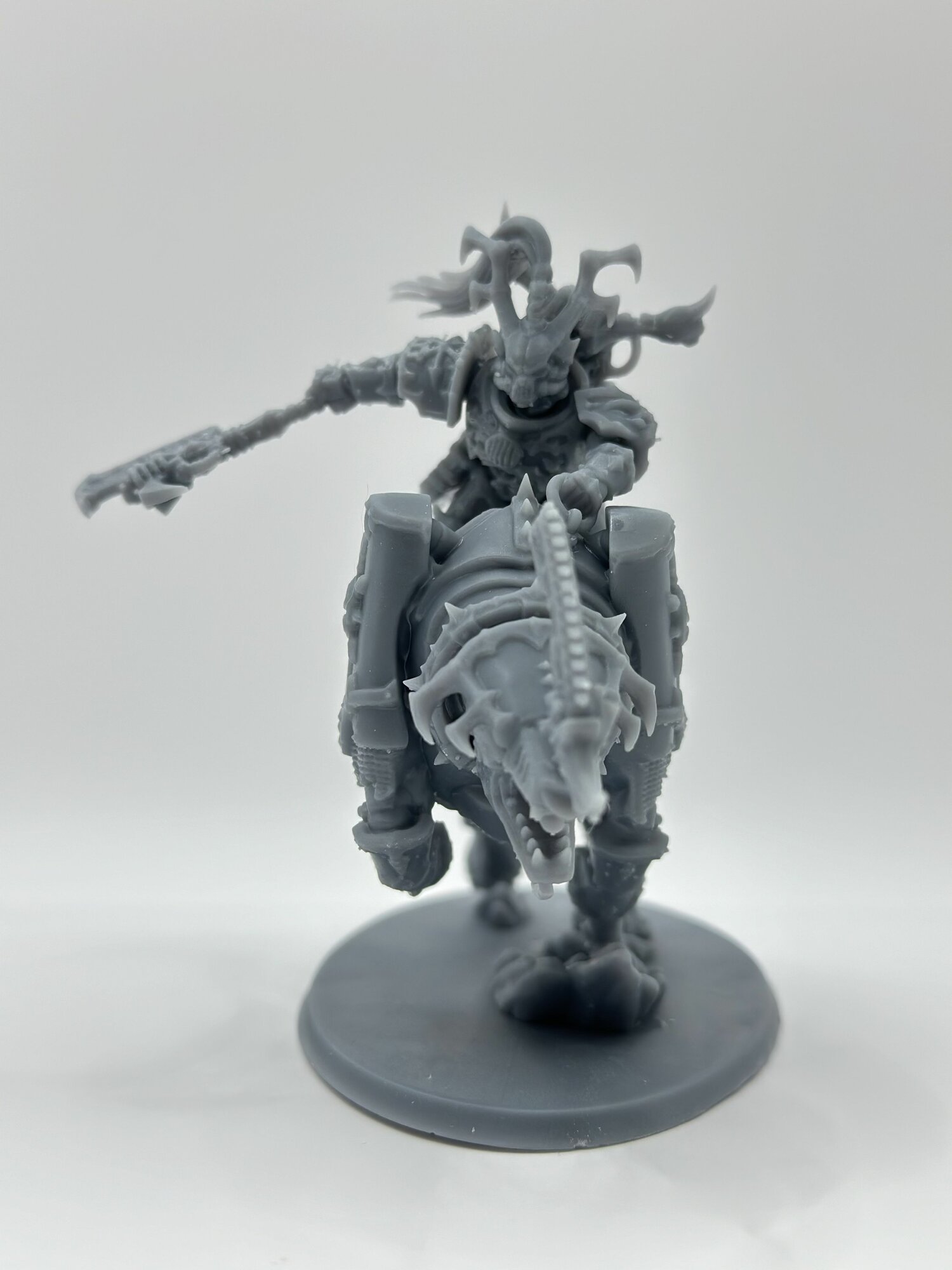 Миниатюра "World Eaters: Lord Invocatus" Warhammer 40k CSM, SpaceMarines, НРИ. 1 штука.