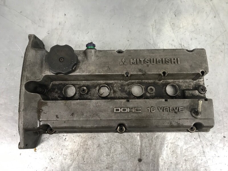 Крышка головки цилиндров Mitsubishi Lancer E-CK2A MD325609