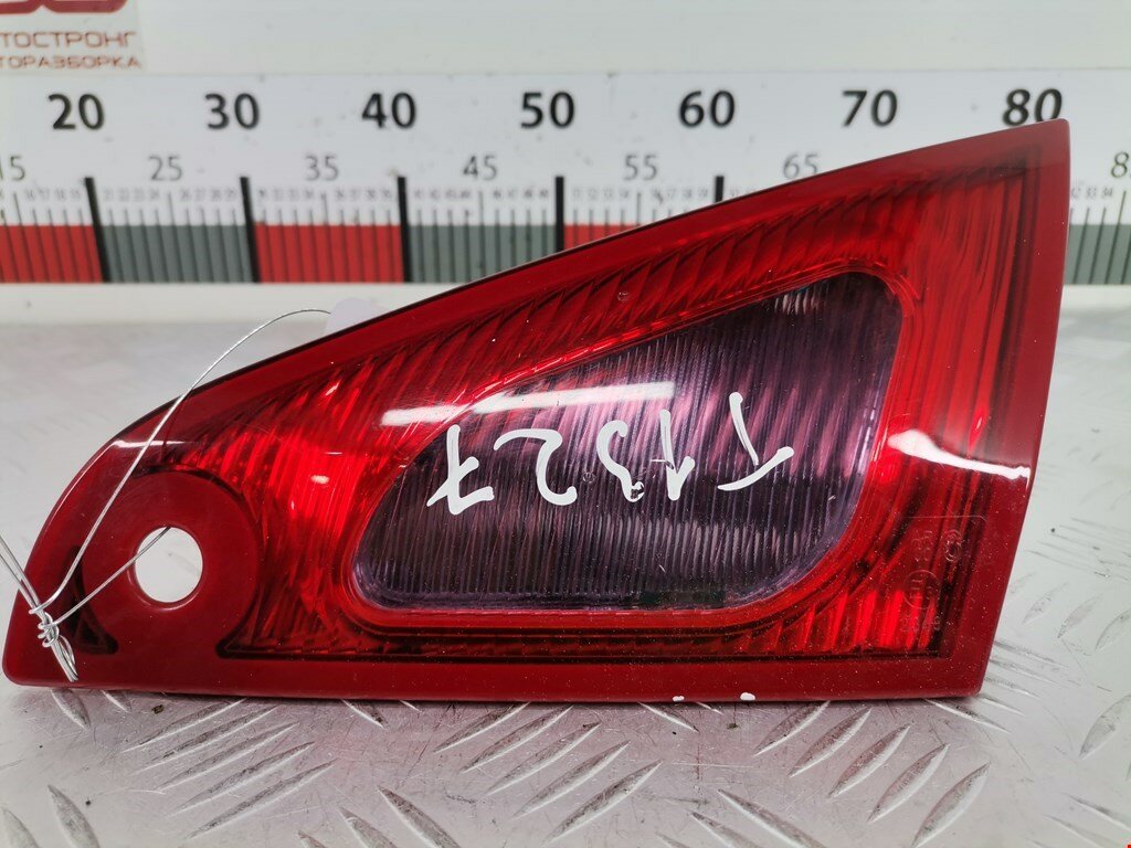 Фонарь крышки багажника правый Mitsubishi Colt 6 MN186274 арт. 1524077