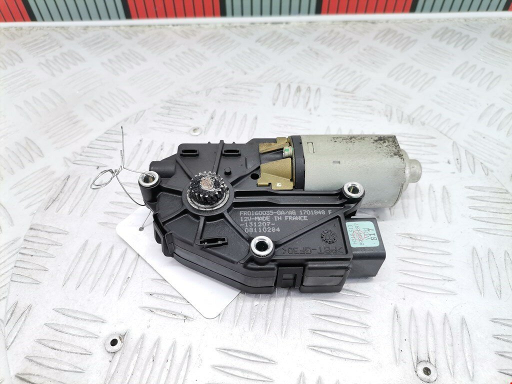 Моторчик люка Renault Koleos арт. 2104446