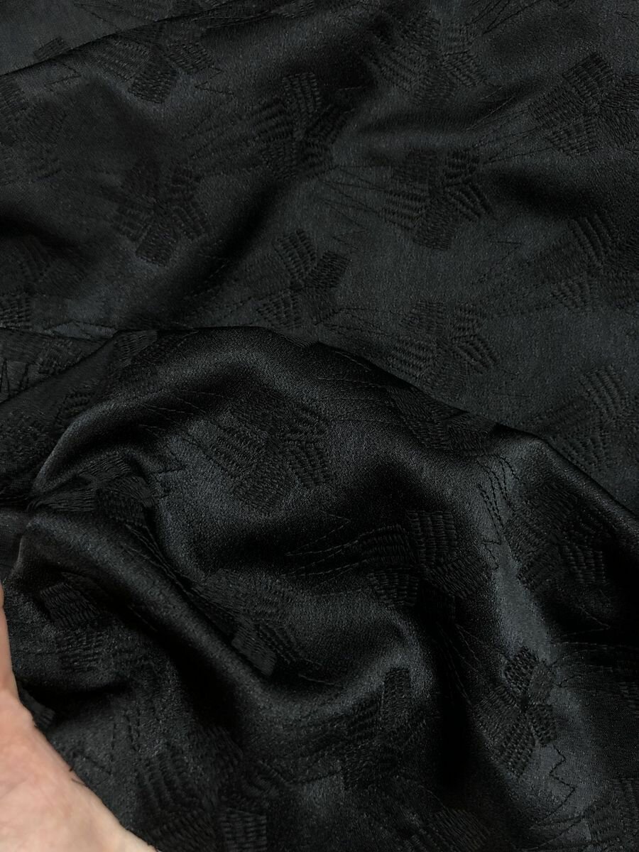 Ткань Креп-сатин чёрный с вышивкой Италия