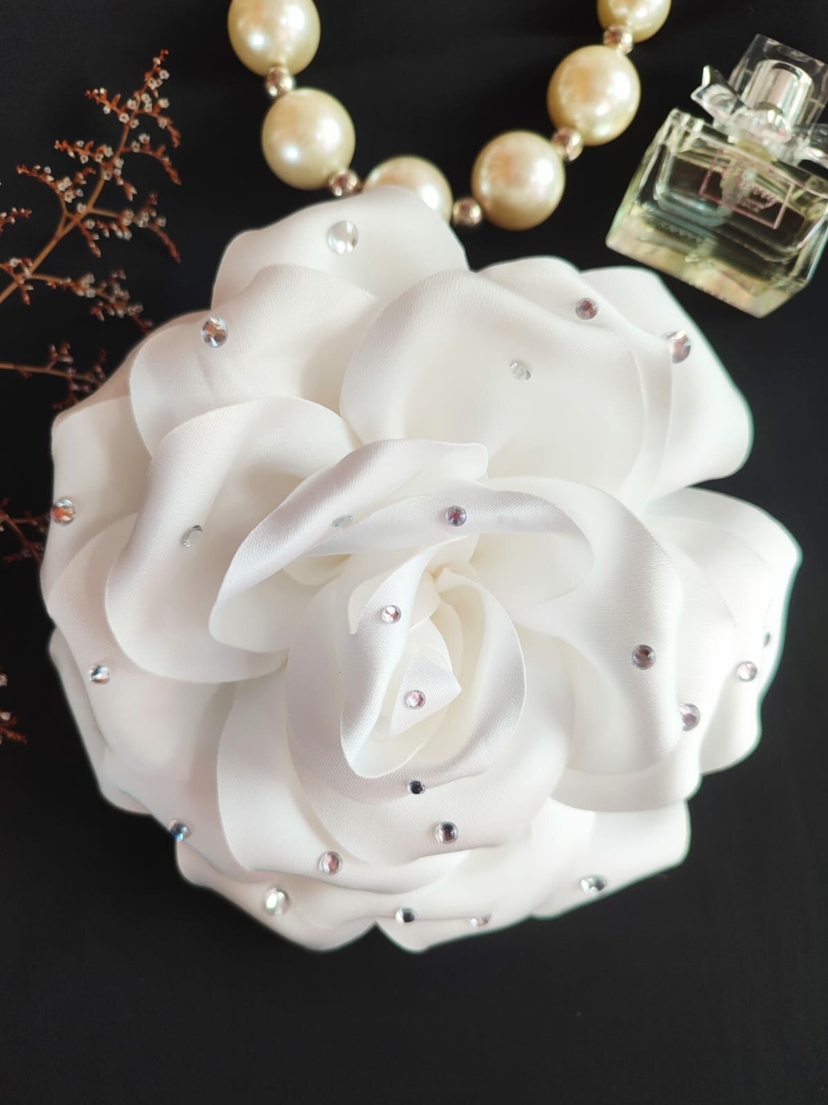 Брошь, стразы