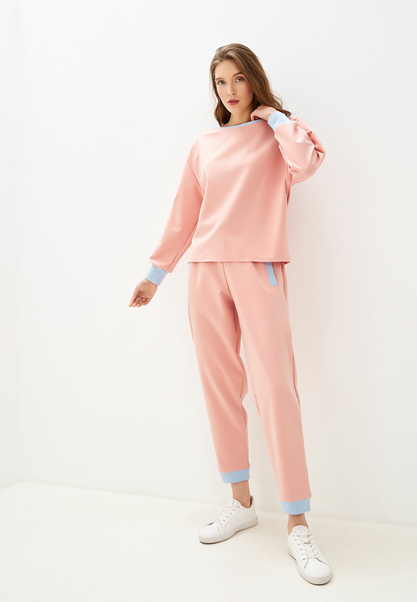 Костюм спортивный