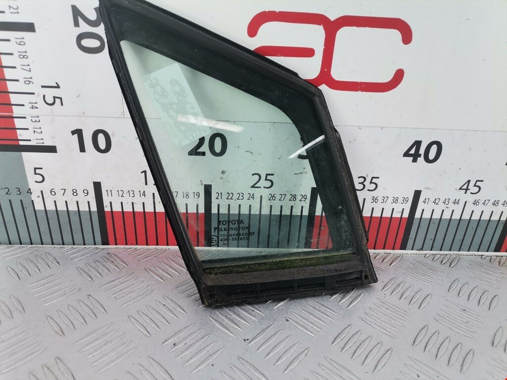 Стекло форточки двери передней правой Toyota Avensis 3 (T270) 6812505010 арт. 2126354