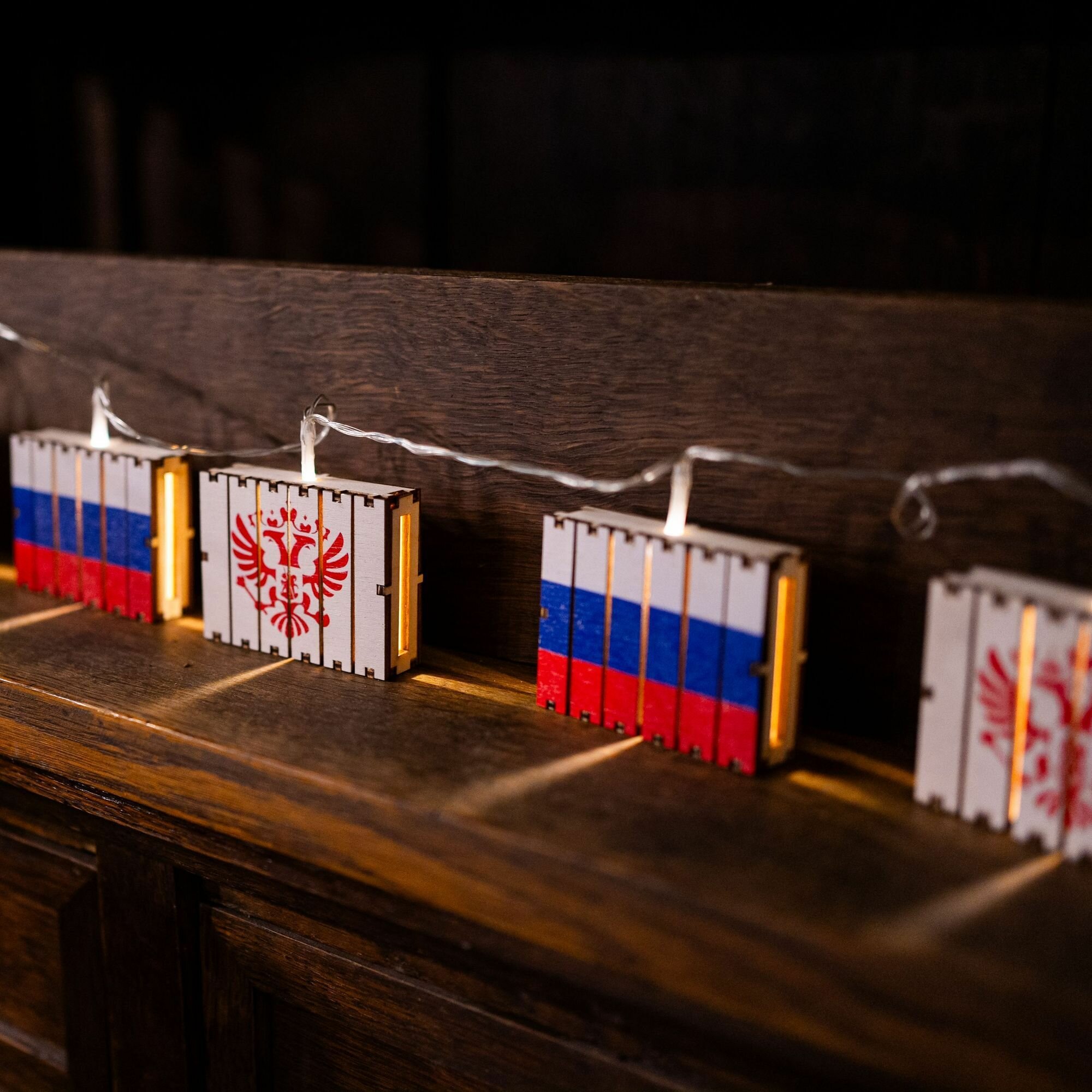 Гирлянда Паллеты с принтом Флаг и Герб России, 1.5 м, 10 шт