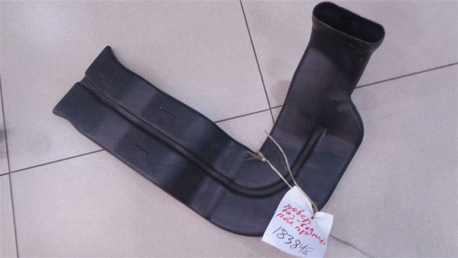 Воздуховод торпедо от Land Rover Discovery 3 2004-2009