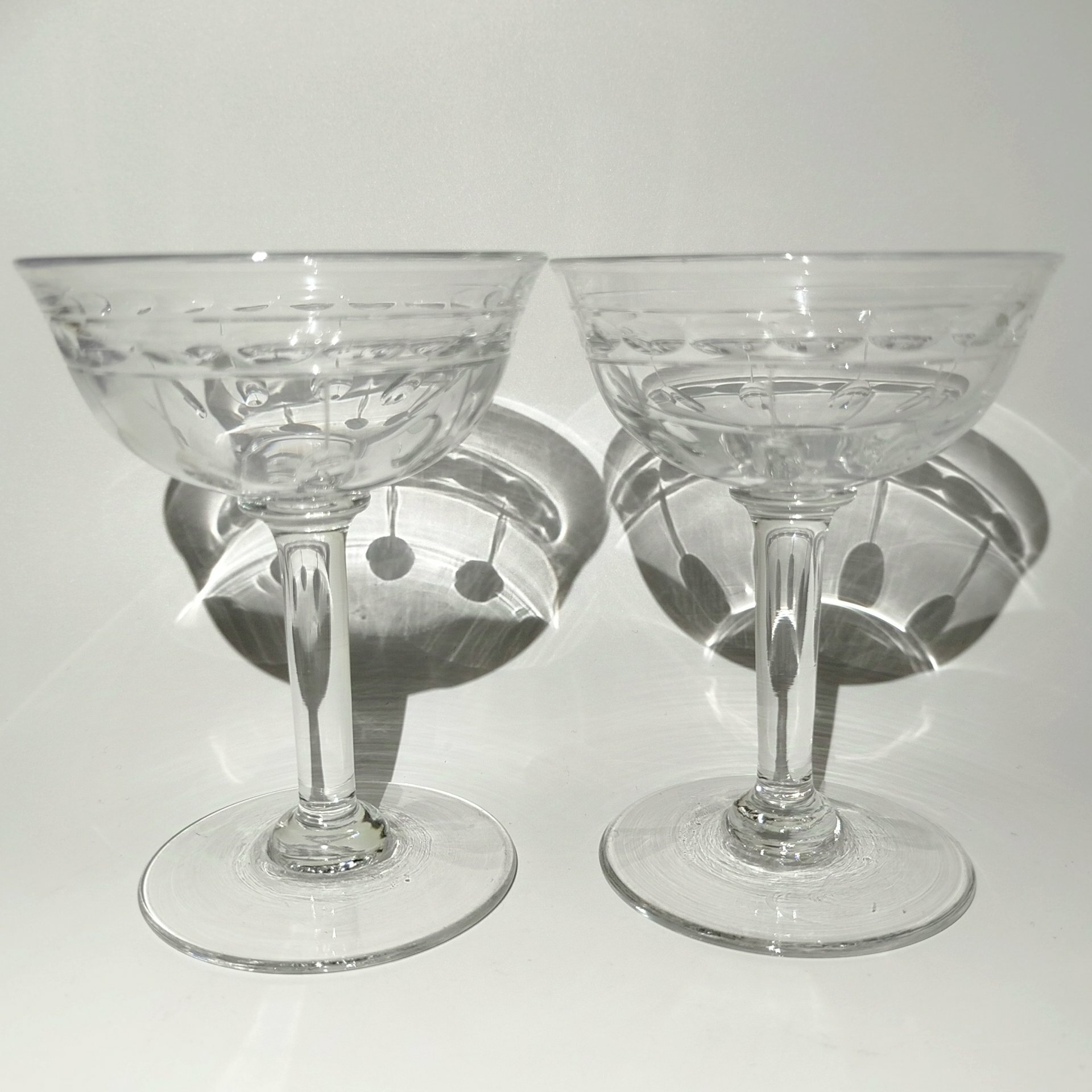 Пара для шампанского (креманок) формы "шале", хрусталь, резьба, Западная Европа