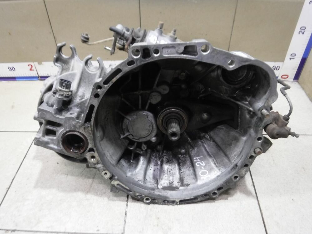 Механическая коробка передач Toyota Corolla VII 303001A120