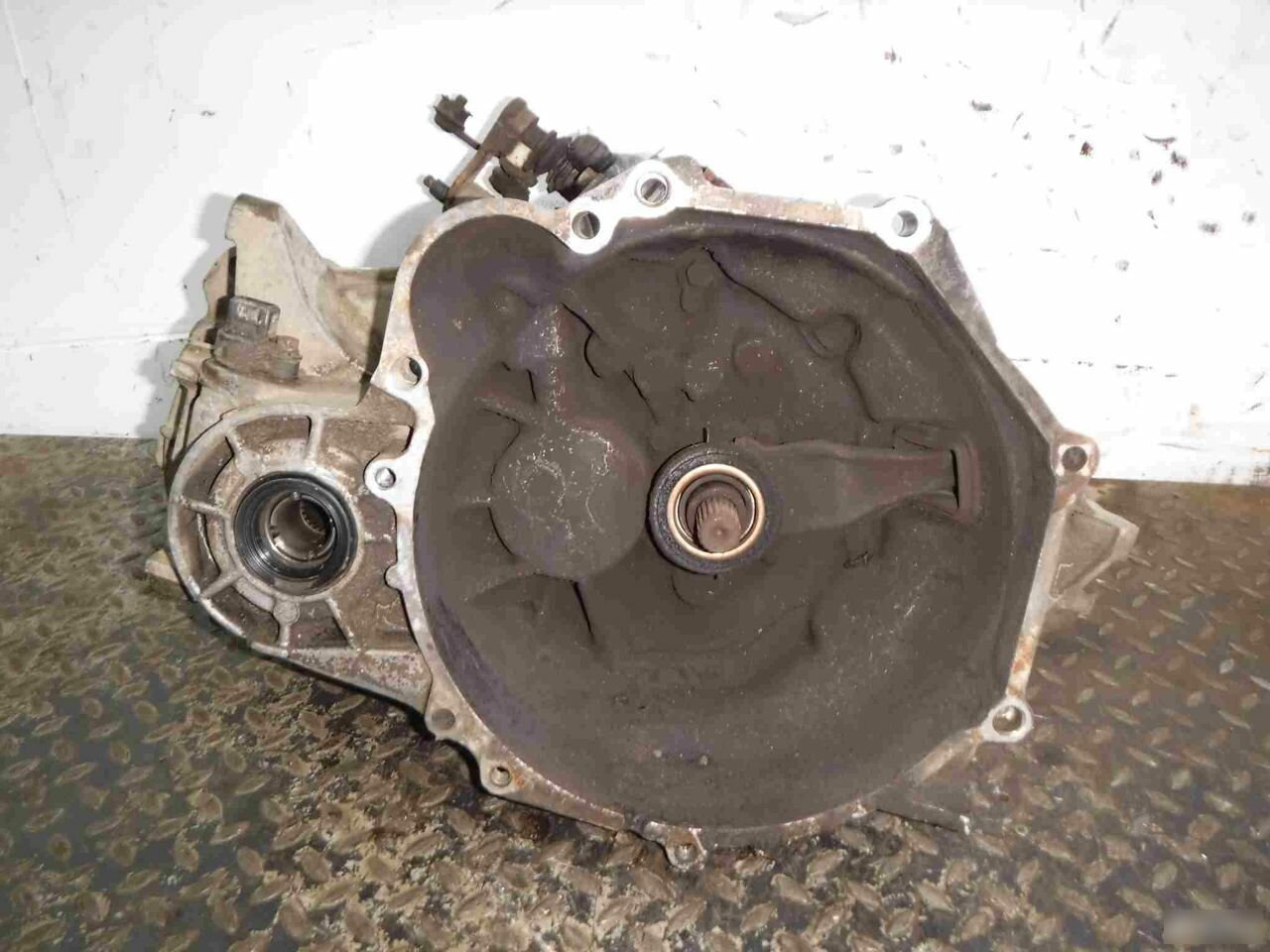 МКПП (механическая коробка переключения передач) Mitsubishi Lancer VII (1995—2000) MD976455