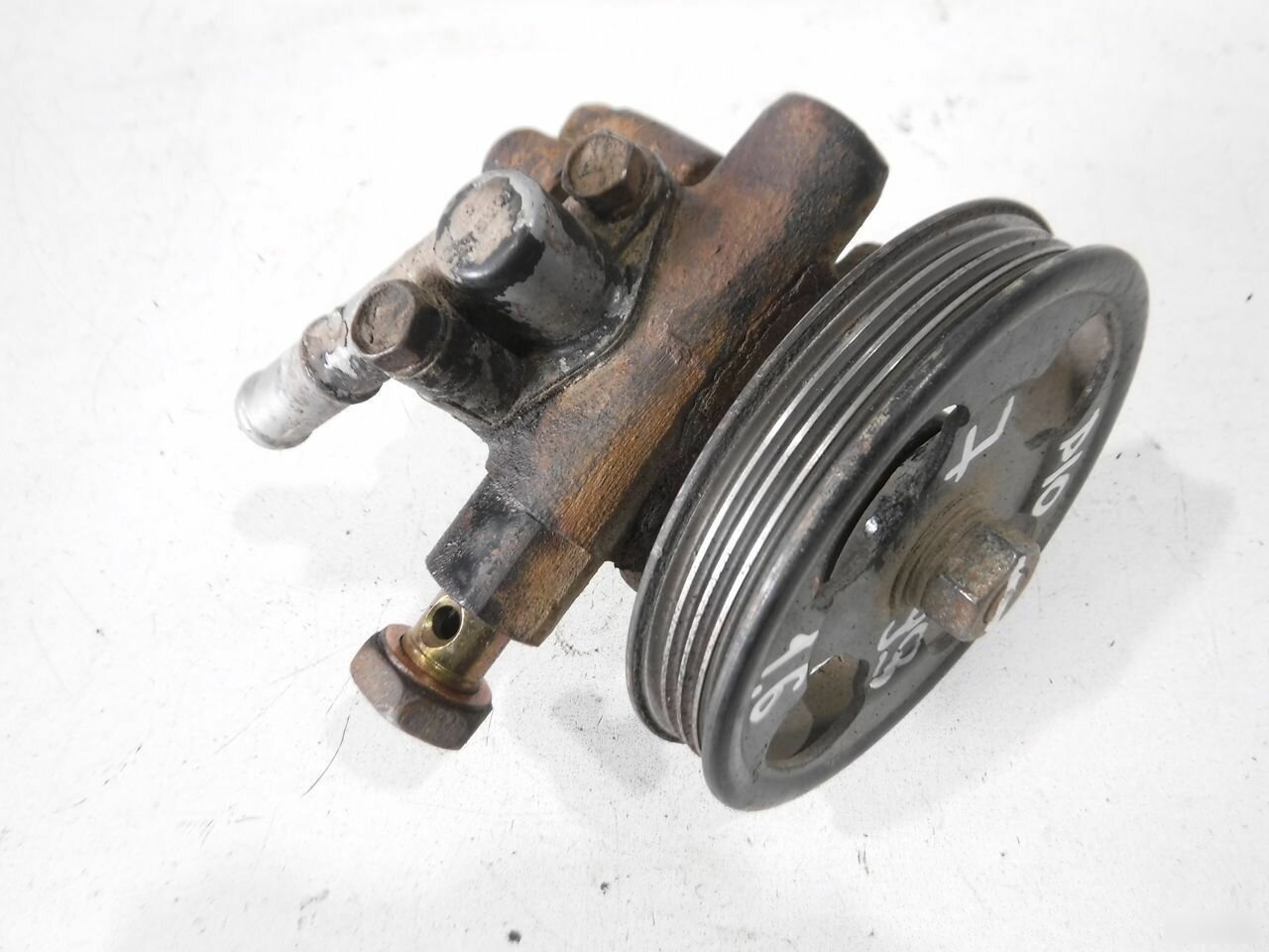 Насос ГУР Nissan Primera P10/P11 4911076J00