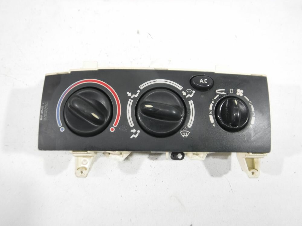 Блок управления отопителем Renault Megane I 7701047248