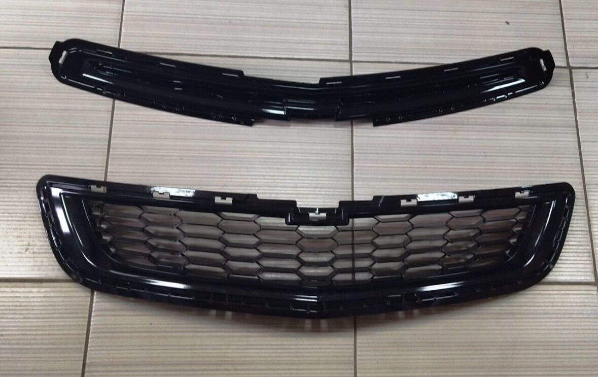 Решетка радиатора верхняя и нижняя Chevrolet Cobalt 2011-2016 г. комплект