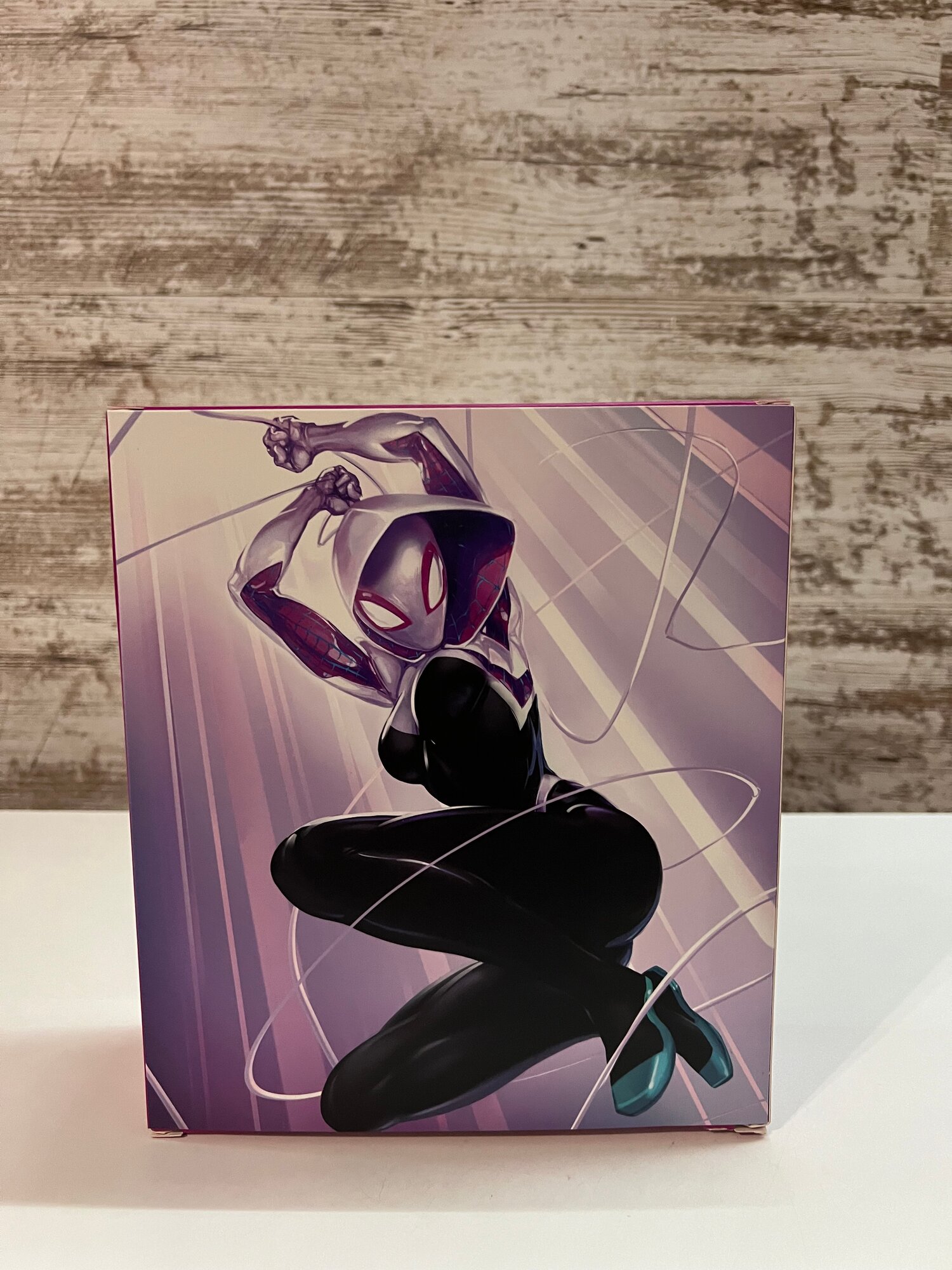 Фигурка Гвен Стейси, Женщина-паук, 18 см, от Mezco Toyz, Marvel