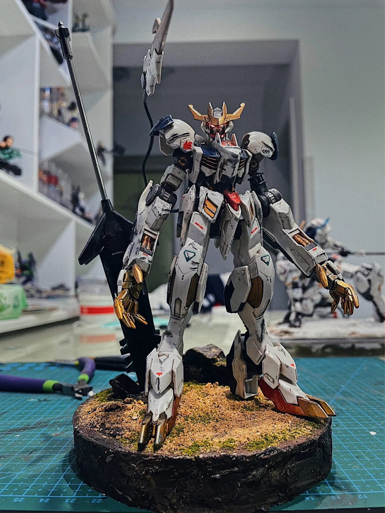 Gundam RG Sazabi MG Unicorn Strike Freedom Red Astray Barbatos Gundam Собранная модель Другое