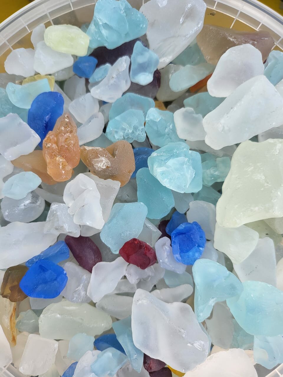 Эрклез. стеклянный камнеь для декора Сан-Ремо. фракция 10-20мм 1 кг.