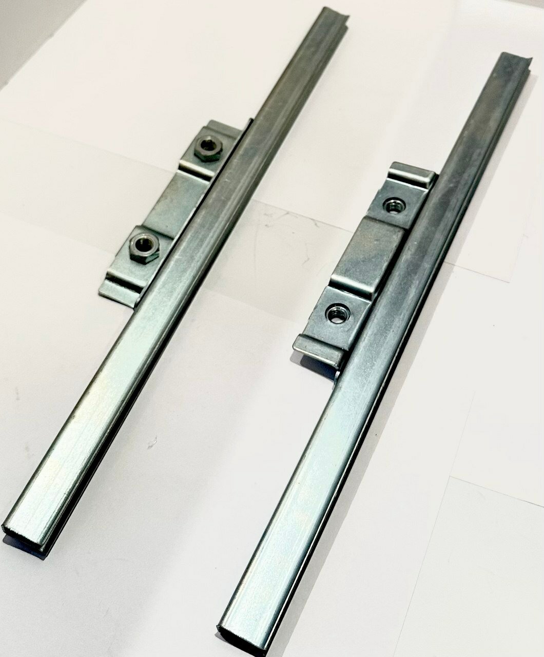 Кронштейн обойма опускного стекла ВАЗ 2108, 2113 (задние 2109, 21099, 2114-2115) комплект 2шт