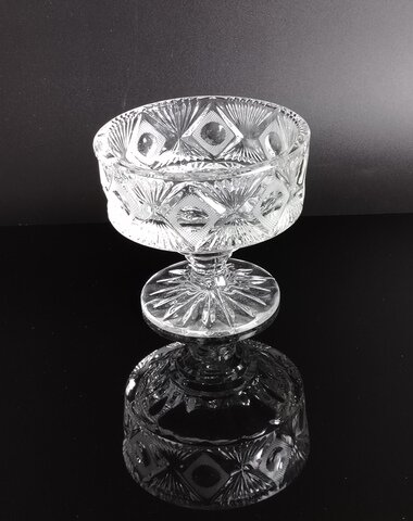 Ваза конфетница на ножке хрустальная алмазная грань, СССР, 1970-1990 гг