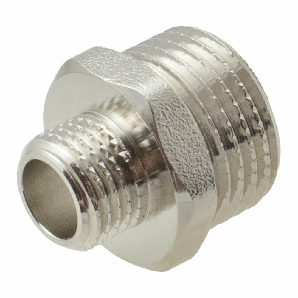 Ниппель-переходник MPF 1/2" х 1/4" бочонок латунный никелированный наружная резьба ИС.072171
