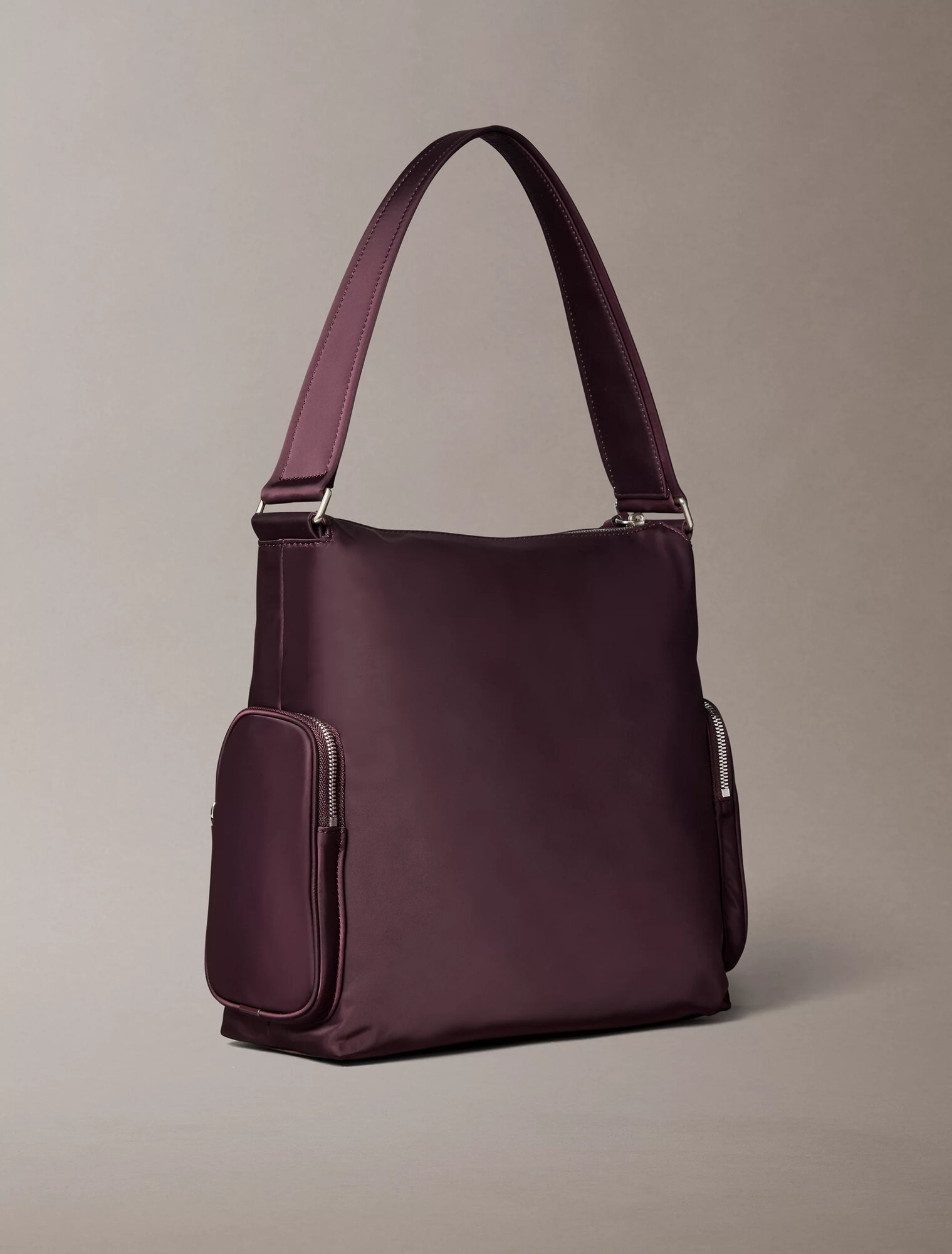 Сумка сэтчел CALVIN KLEIN Soft Satin Nylon Satchel, фактура гладкая, коричневый — фото 1