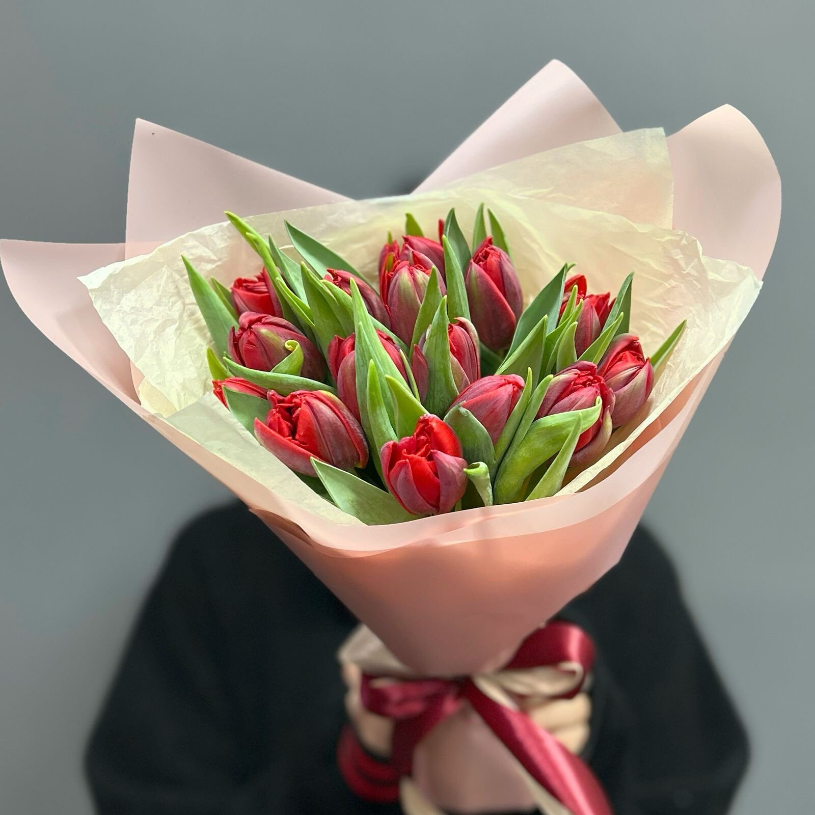 Букет из 15 пионовидных тюльпанов Ред Принцесс