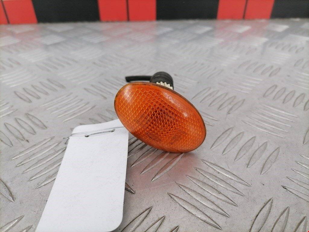 Повторитель указателя поворота правый Ford Explorer 2 арт. 1909728