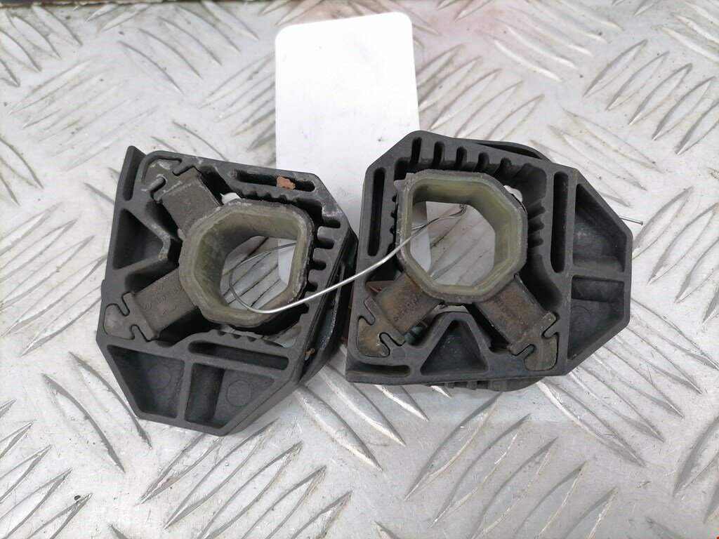 Кронштейн (крепление) радиатора Volkswagen Eos 1K0121367M арт. 1404912