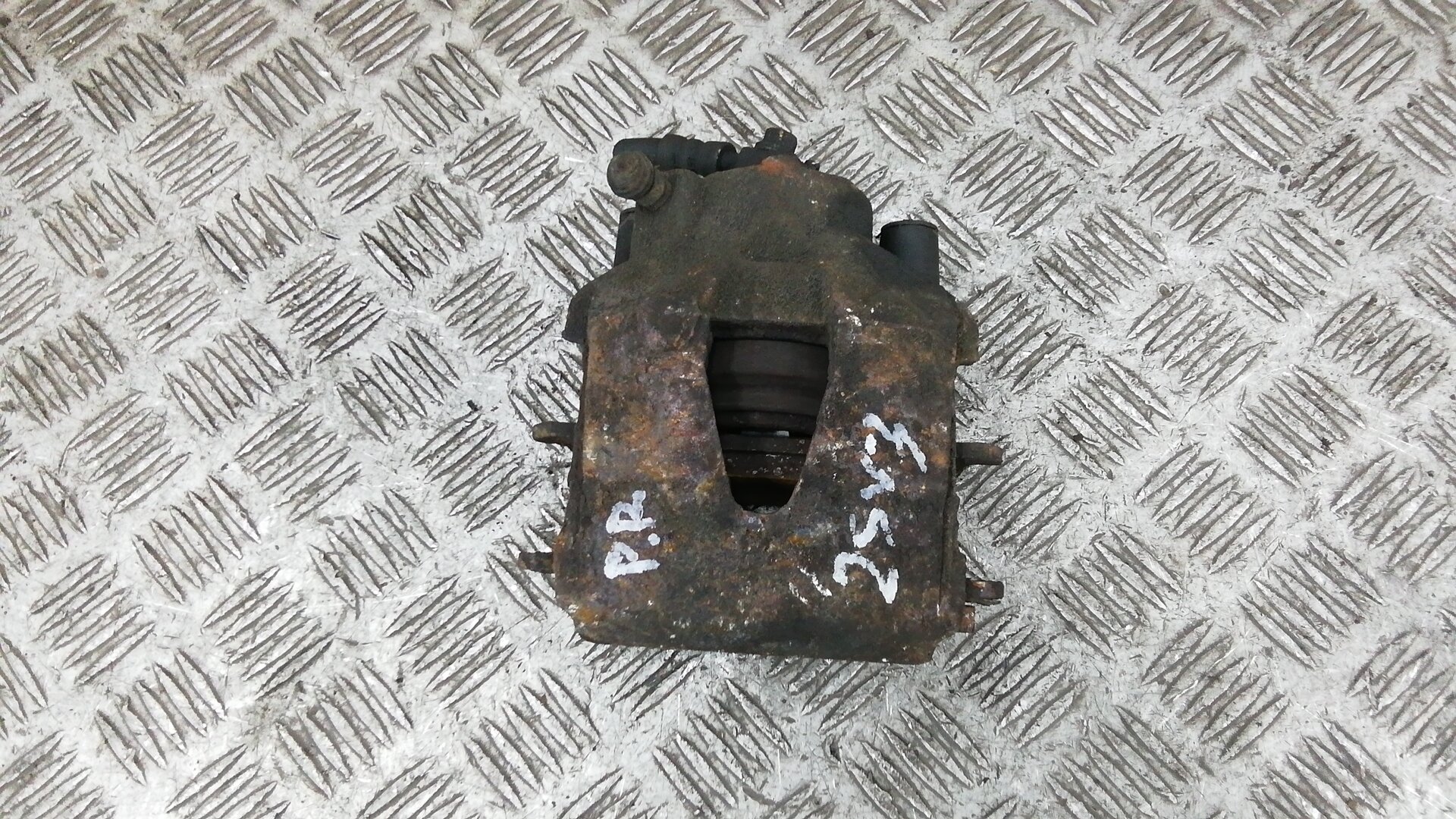 Суппорт тормозной передний правый SKODA FABIA 2