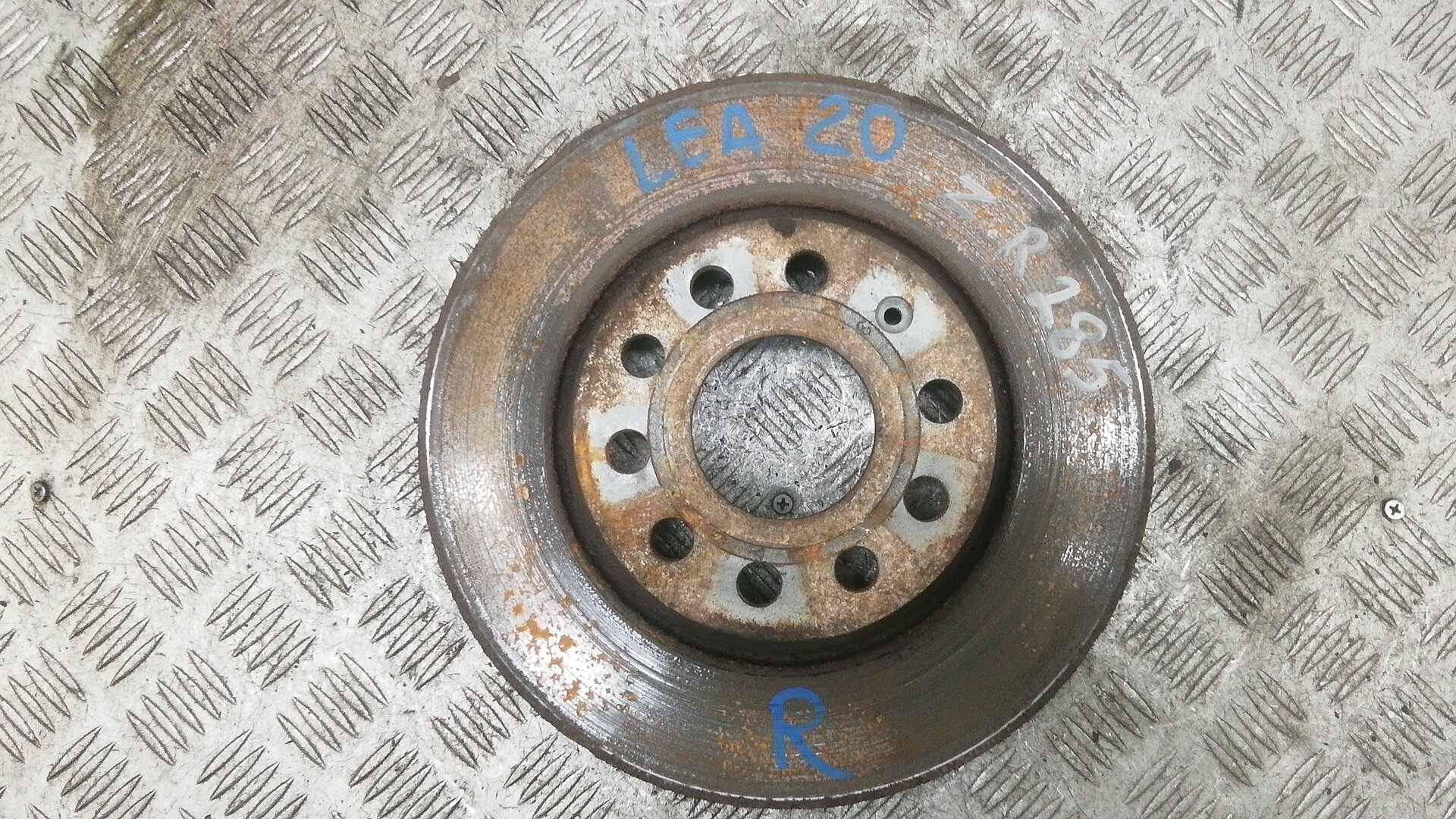 Диск тормозной задний VOLKSWAGEN PASSAT B6, Номер 5Q0615601G1K0615601AD