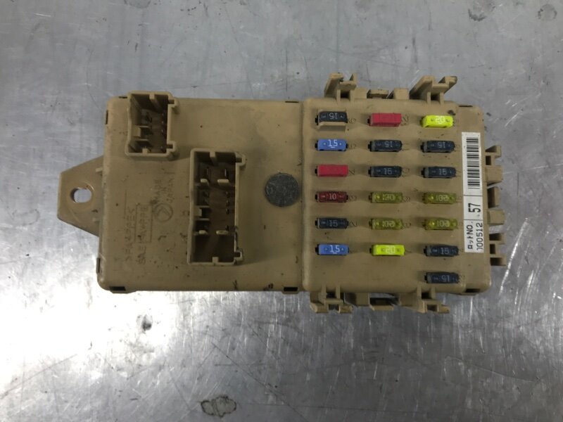 Блок предохранителей Subaru Impreza GC/GF EJ15 82215FA200