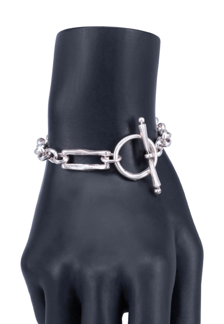 Жесткий браслет