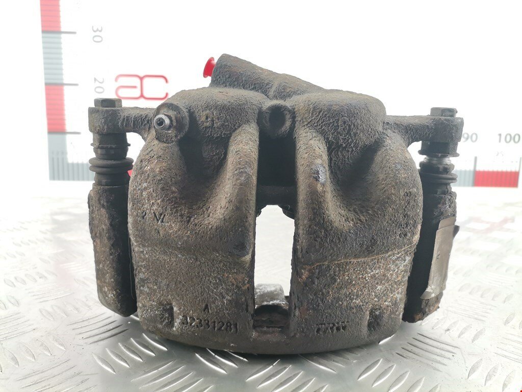Суппорт передний правый Citroen Jumpy (Dispatch) 2 4401K9 арт. 1776988