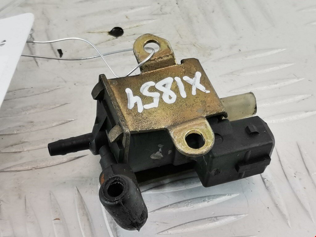 Клапан воздушный Audi A4 B5 026906283J арт. 1478990