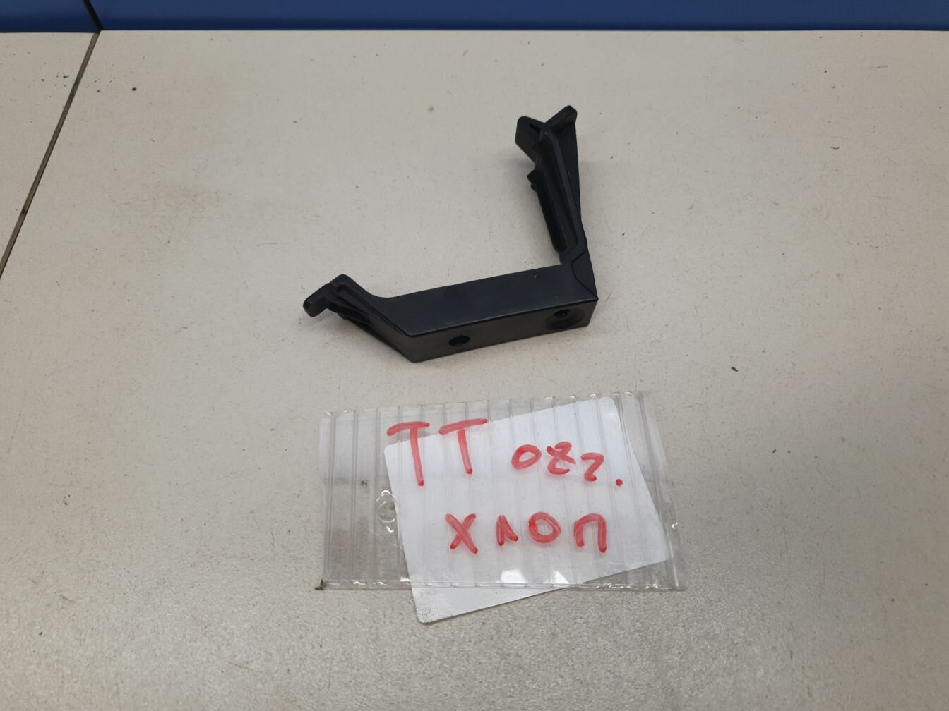 Кронштейн крышки багажника для Audi TT 8J 2006-2014