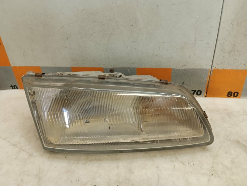 Б/У дефекты, оригинал, Хендай Старекс H1 Фара правая Hyundai Starex 1998 A1 330051 Hyundai-KIA арт. 921024A000