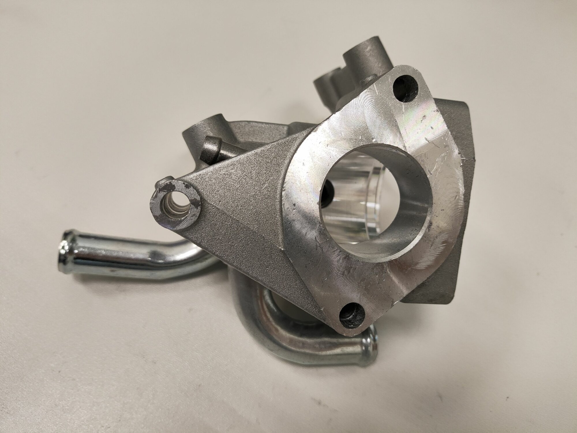 Корпус термостата Chery Bonus, Very A13 [1.5 16V 5MT хетчбэк] 477F1306030