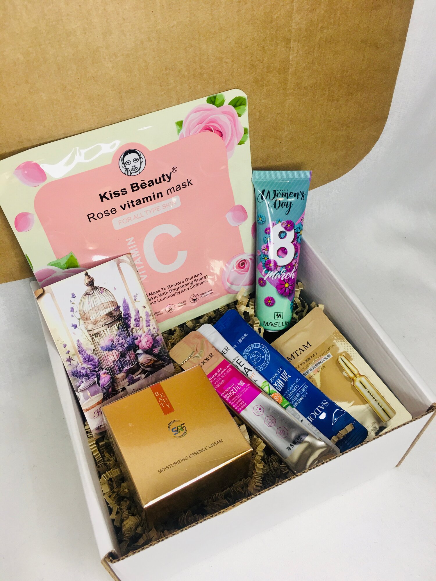 Подарочный набор косметики на 8 марта , для женщин и девушек в коробке, 7 предметов