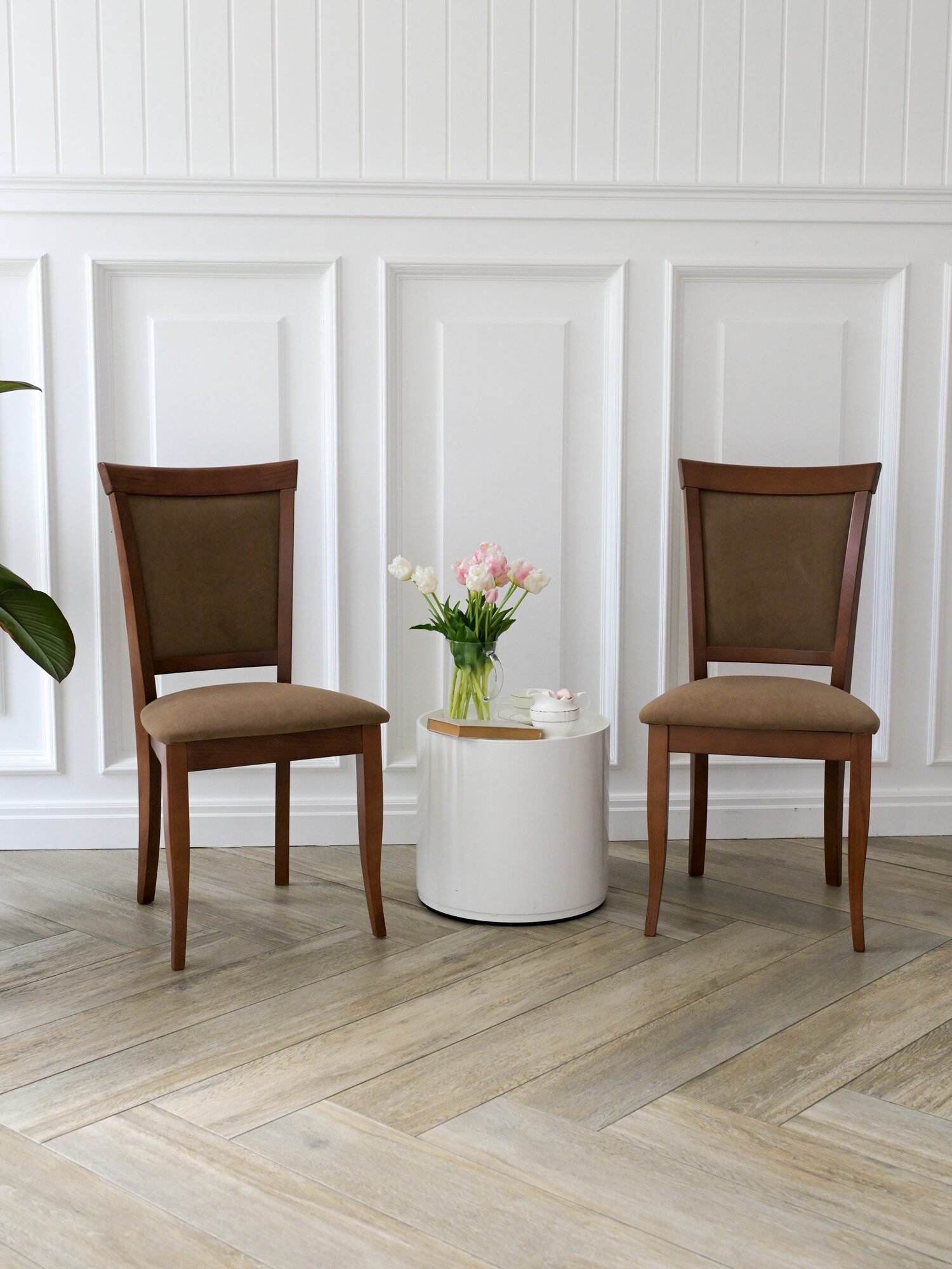 Стулья деревянные для гостиной цвет орех. Обивка велюр Комплект 2шт.