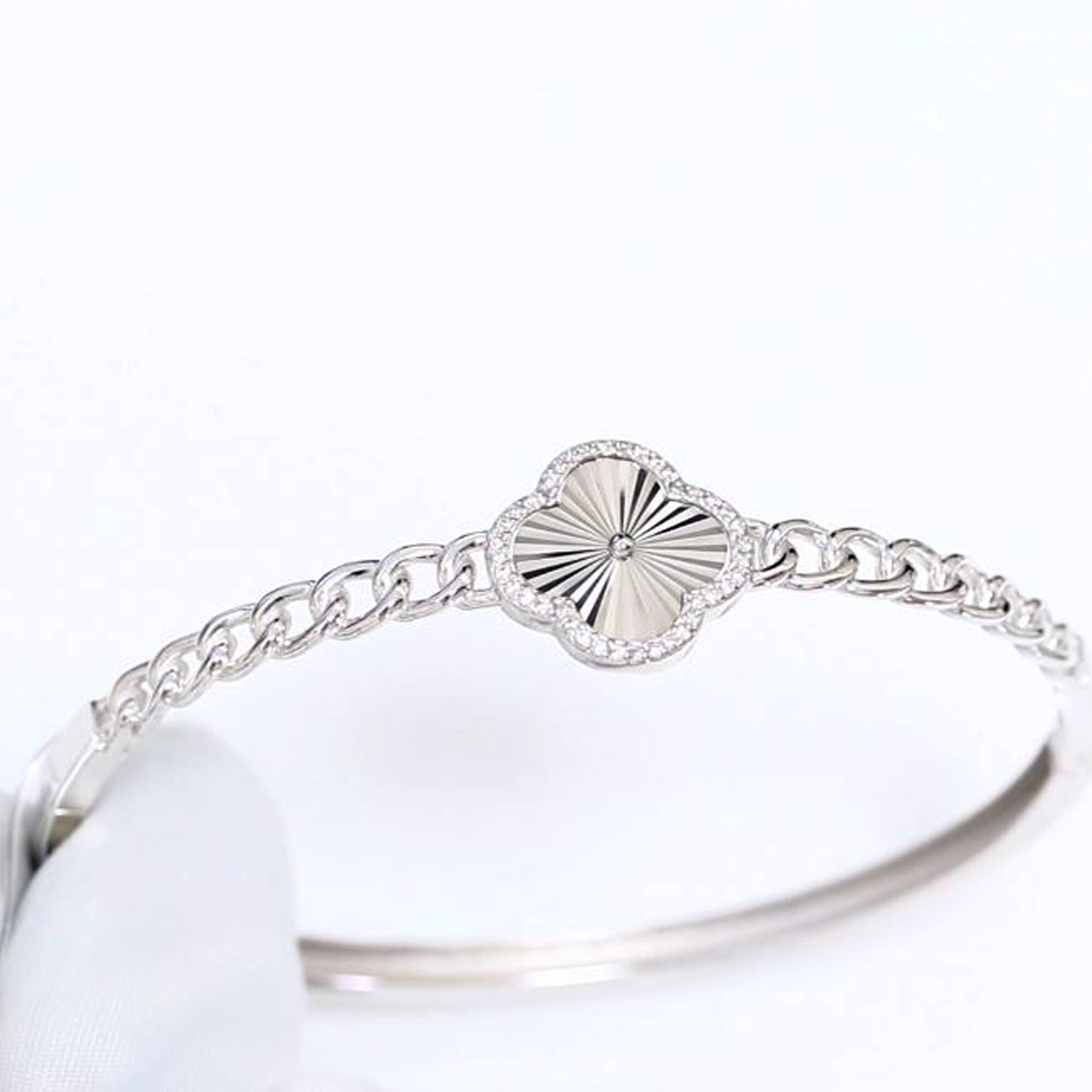 Жесткий браслет, серебро, 925 проба, родирование, фианит