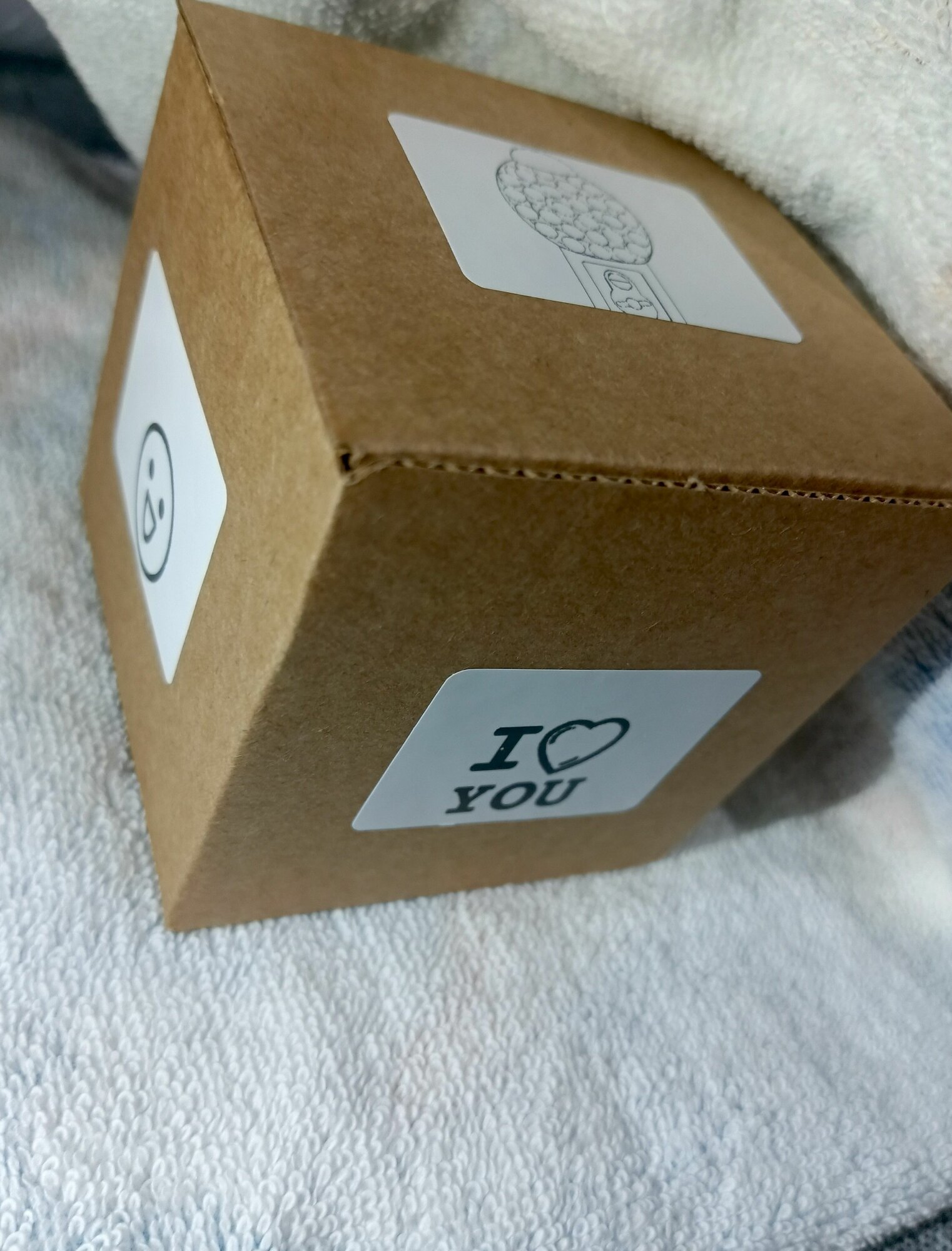 Подарок Киндер сюрприз kinder шоколадное яйцо игрушка Surprise box Хватайка