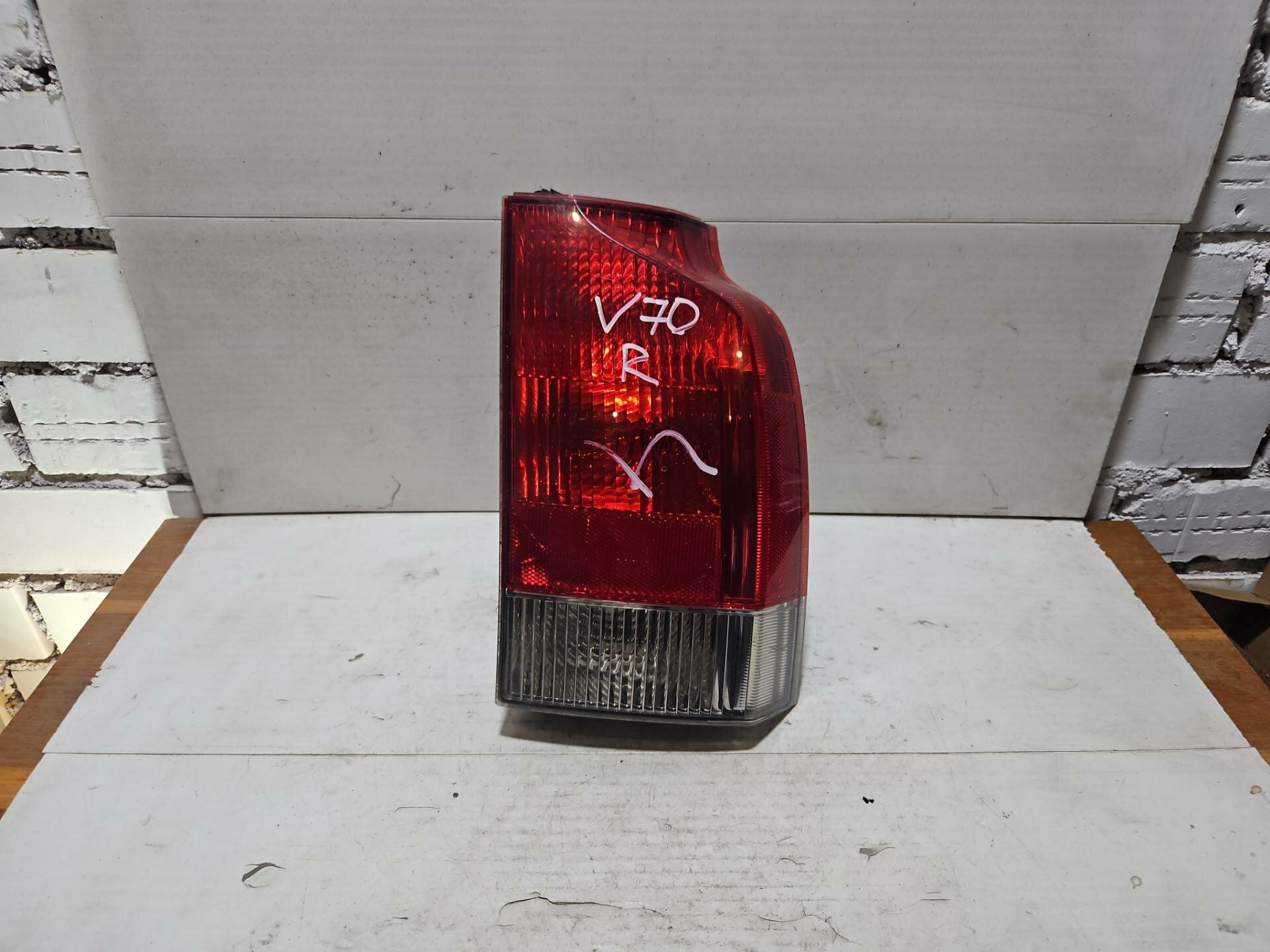 Фонарь задний правый Volvo V70 2 (2000 - 2004)