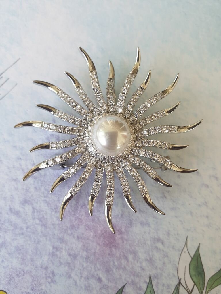 Брошь, жемчуг культивированный, фианит, стразы