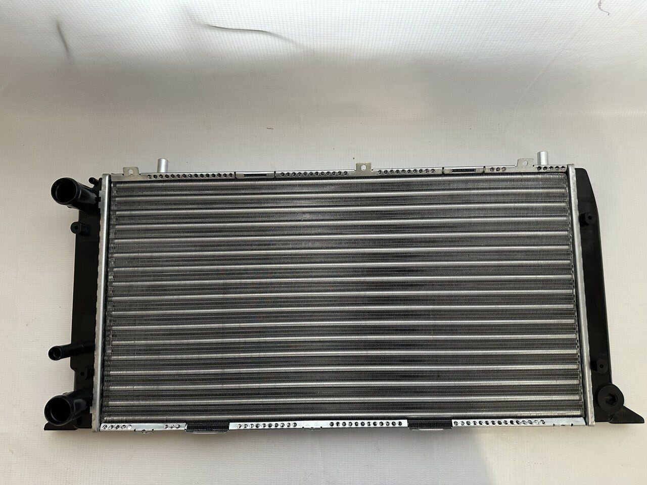 Радиатор Ауди 80, Радиатор AUDI 80 92-96 1.6/1.8/2.0 МКПП