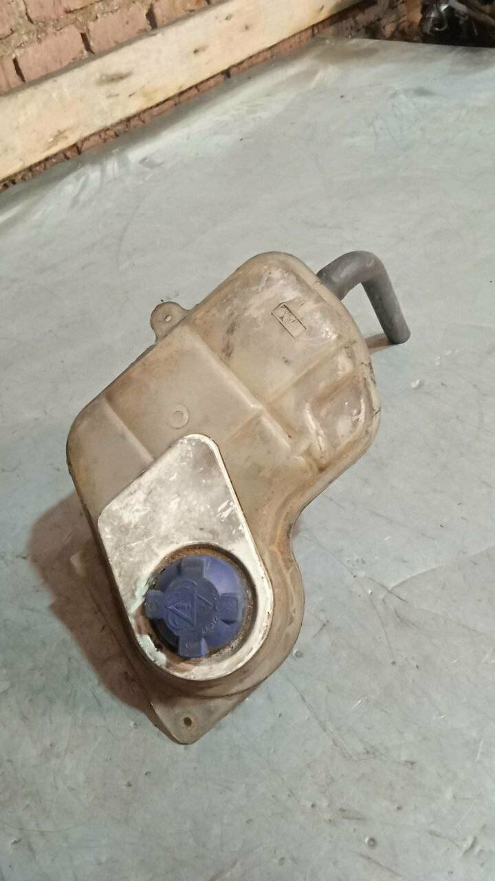 Бачок расширительный Audi A4 B5 1995 8D0121403C