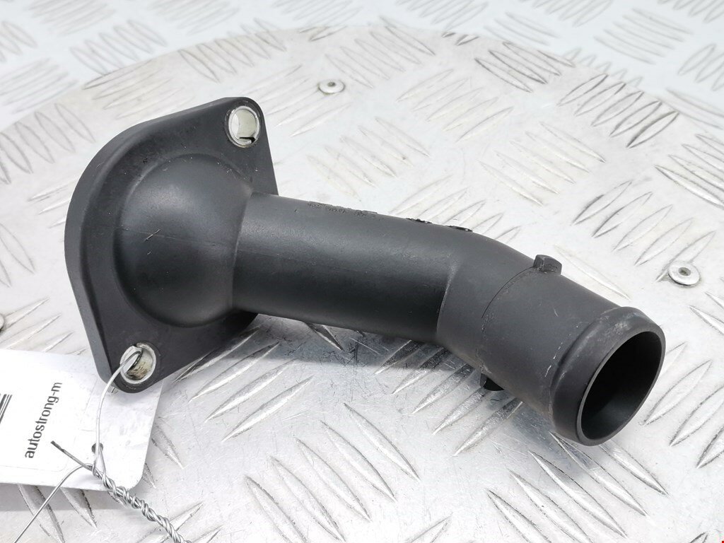 Корпус термостата Volkswagen Golf 5 06A121121C арт. 1946944