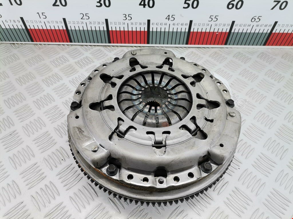 Маховик (демпфер сцепления) Volvo C30 1 30681141 арт. 1964257