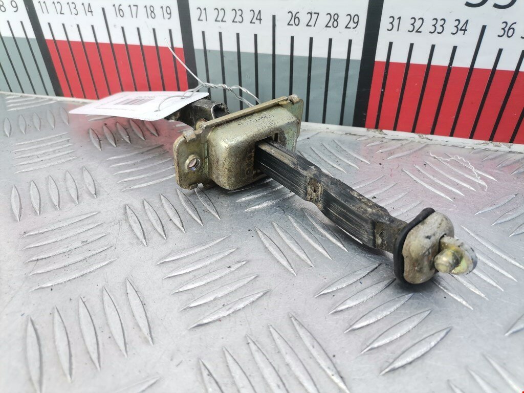 Ограничитель открывания двери задней Mazda 6 GG GJ6A72270B арт. 1893245