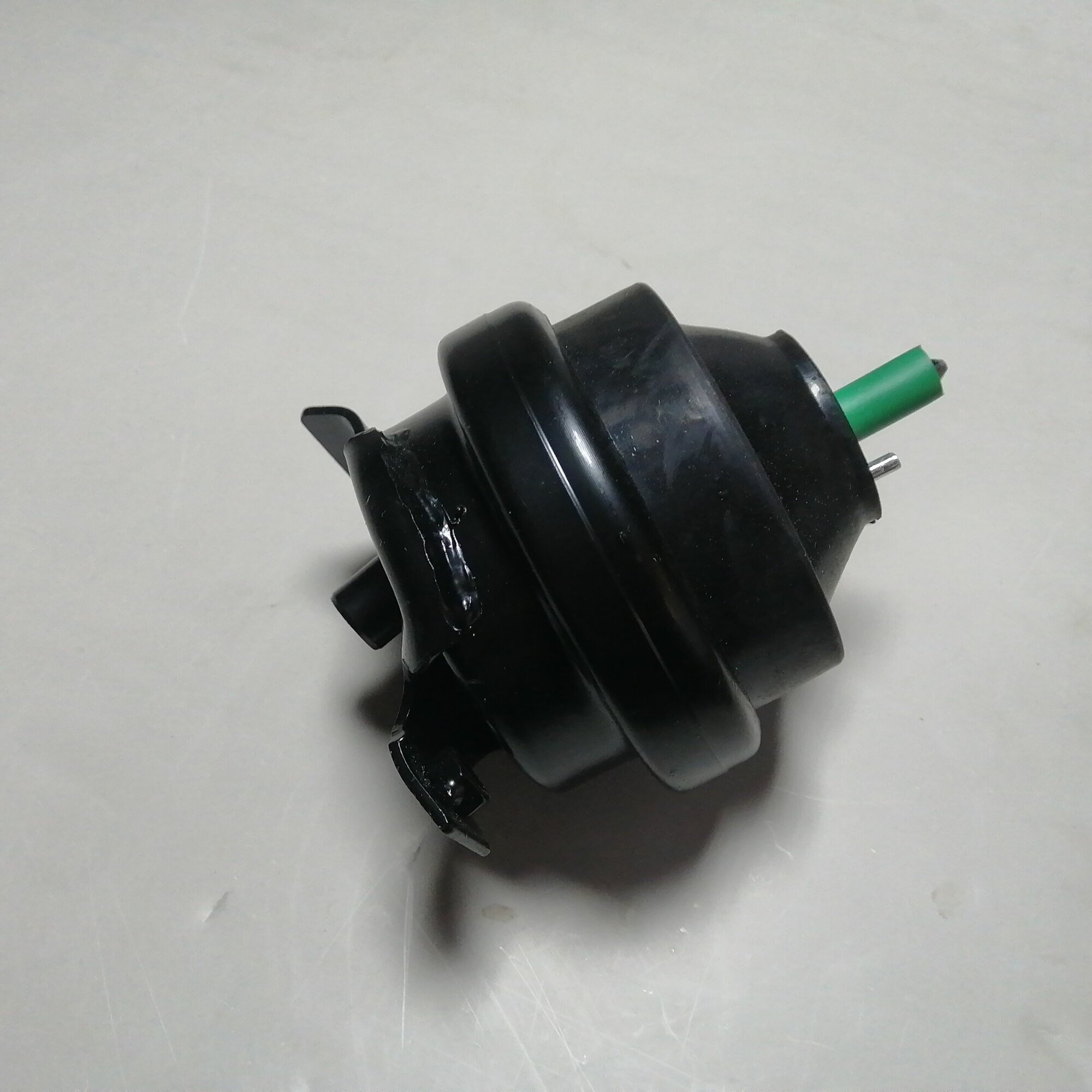 Опора двигателя передняя KIMIKO Chery Amulet [1.6 8V 5MT лифтбэк] A111001510BAKM