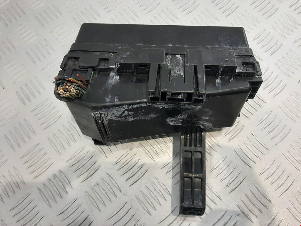 Блок реле Nissan Pathfinder (R51) 24382EA000 арт. 732958